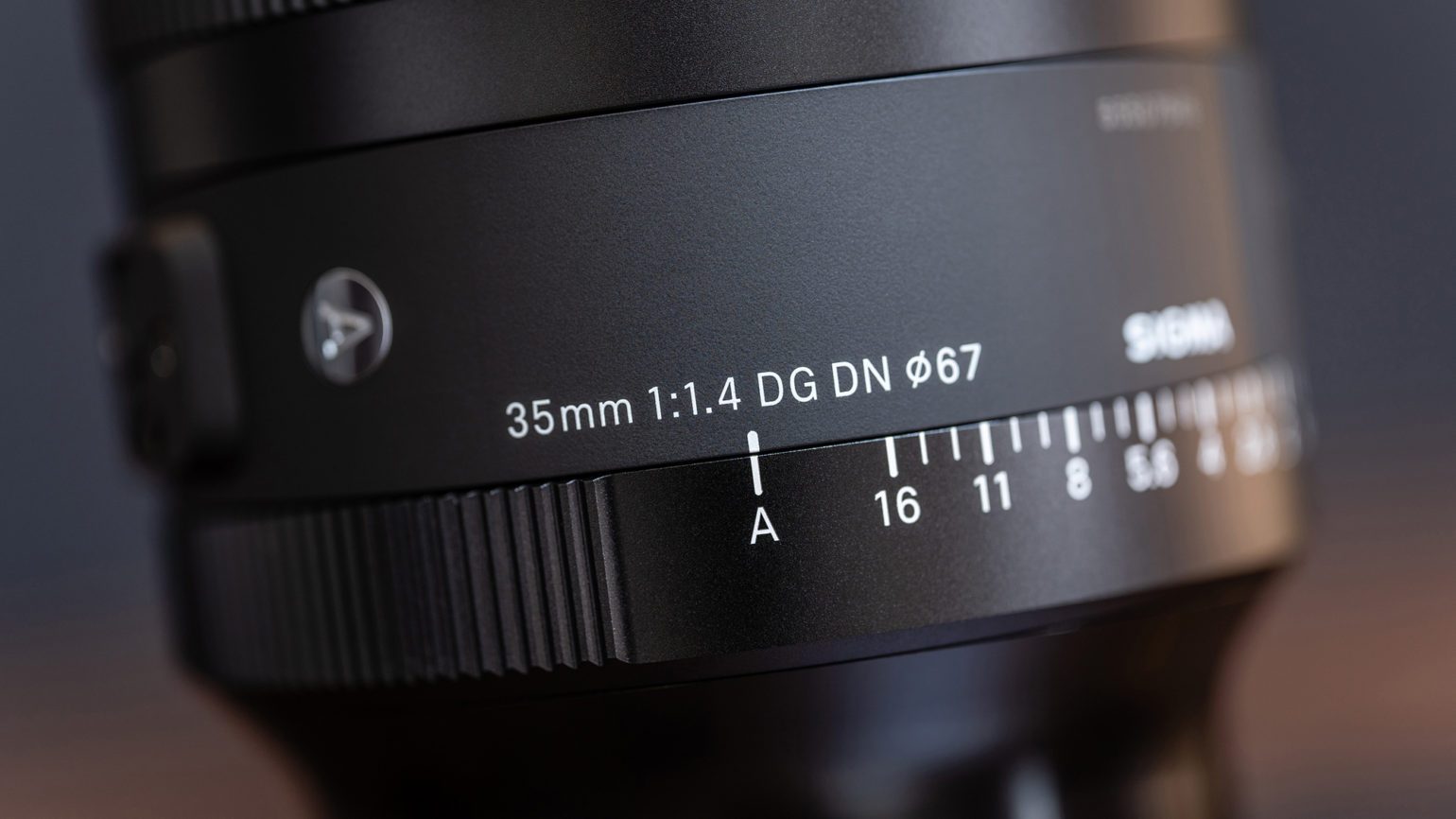 SIGMA 35mm F1.4 DG DN Art Lens: The Essential Prime for Mirrorless ...