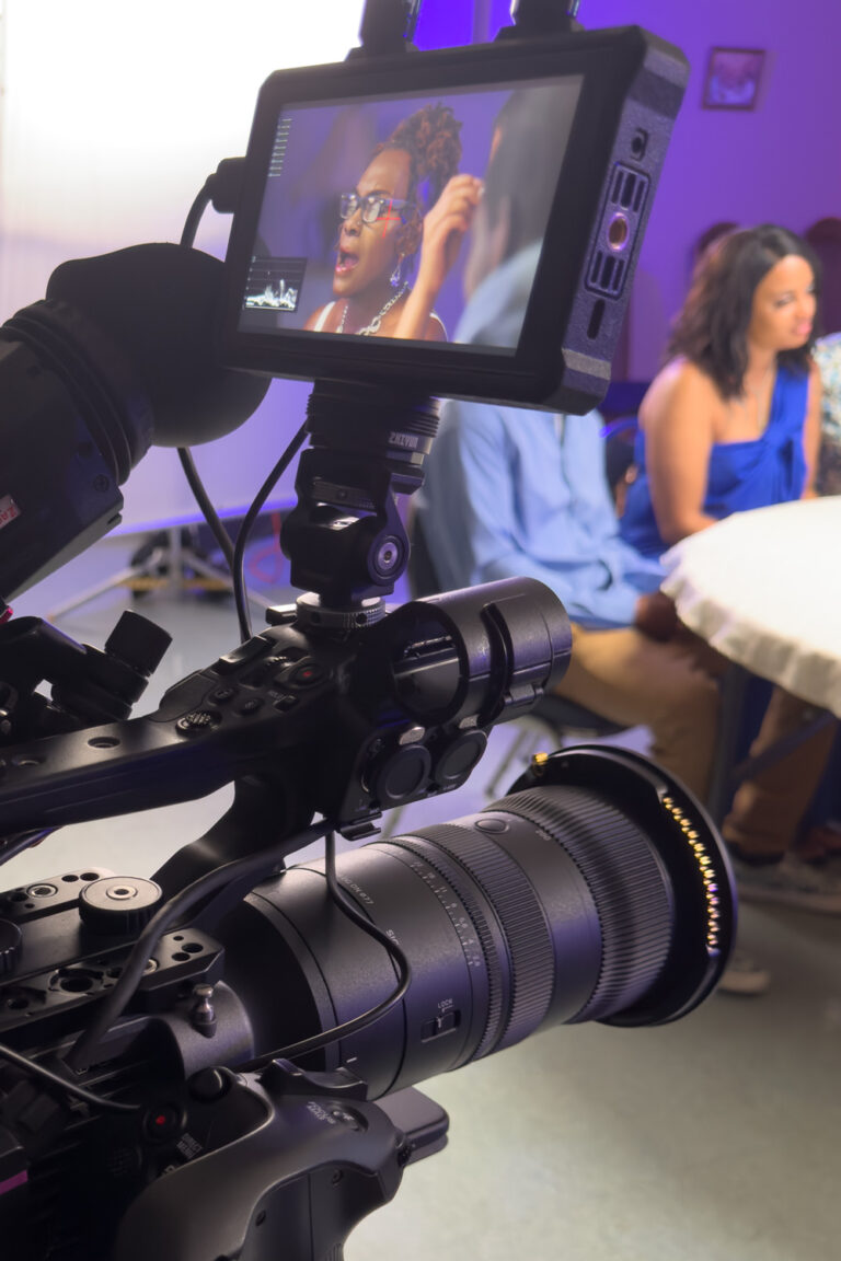 The Zoom Lens that Replaced My Favorite Portrait Primes: SIGMA 70-200mm F2.8 DG DN OS Sports ...